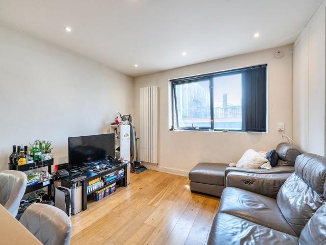 3 Bed Flat, Clifton Terrace, N4