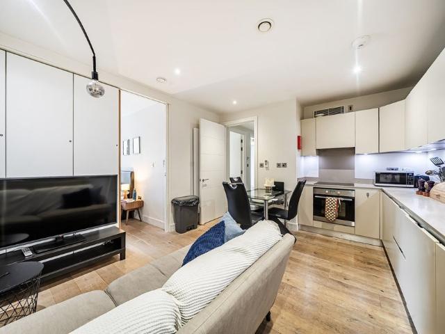 3 Bed Flat, Clifton Terrace, N4