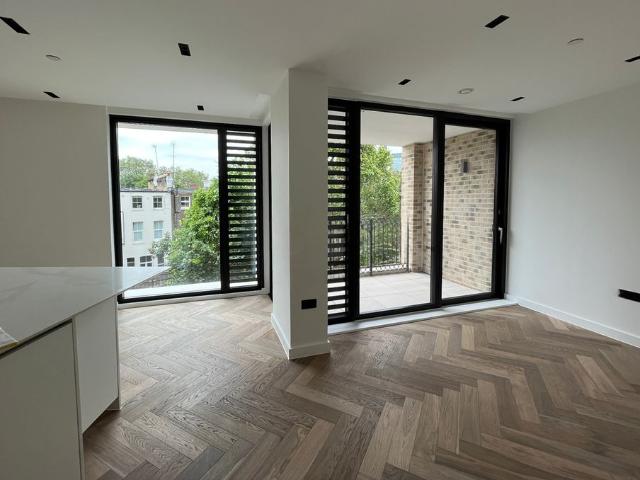 3 Bed Flat, Cluny Mews, SW5