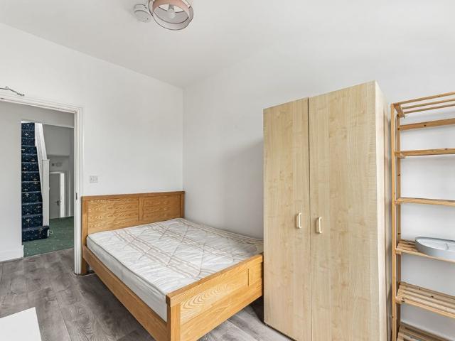 3 Bed Flat, Coppermill Lane, E17