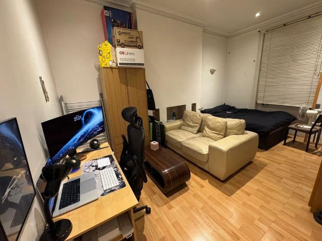 3 Bed Flat, Cromwell Road, SW5