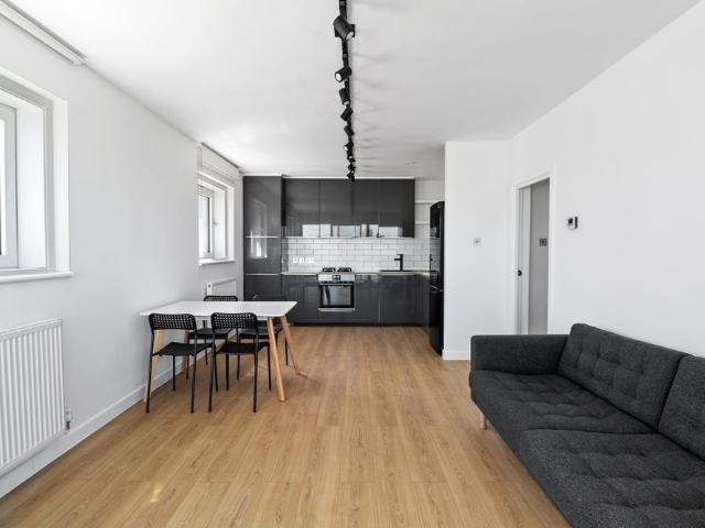 3 Bed Flat, Denning Point, E1