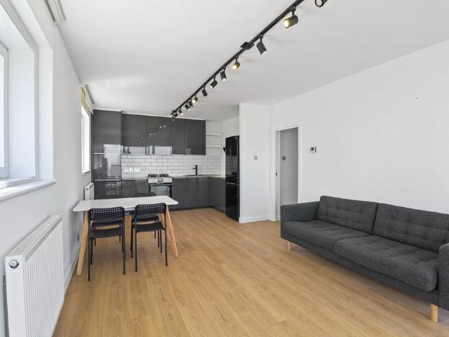 3 Bed Flat, Denning Point, E1
