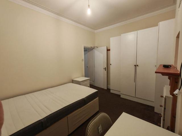 3 Bed Flat, Eton Avenue, N12