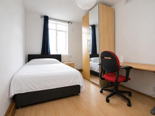 3 Bed Flat, East Arbour St, E1