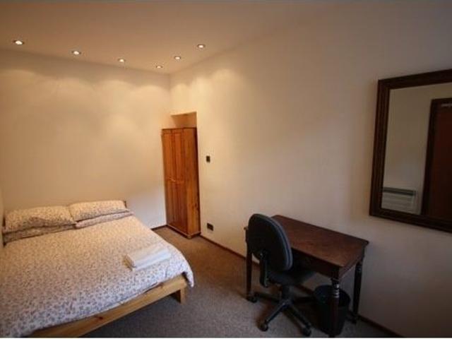 3 Bed Flat, Edinburgh, EH1