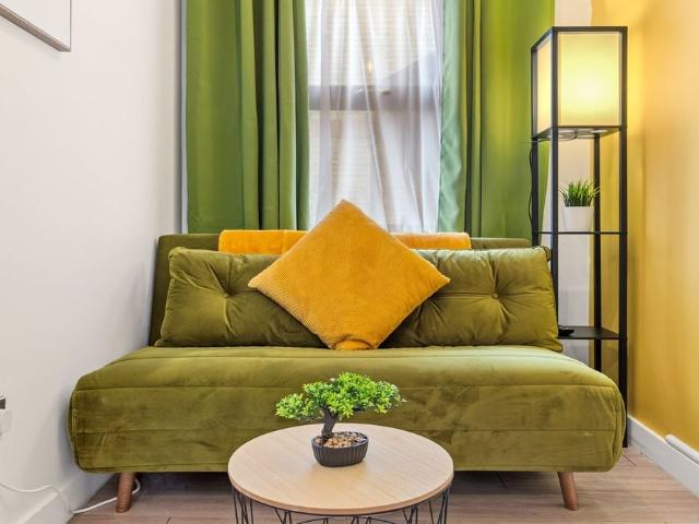 3 Bed Flat, Edmeston Close, E9