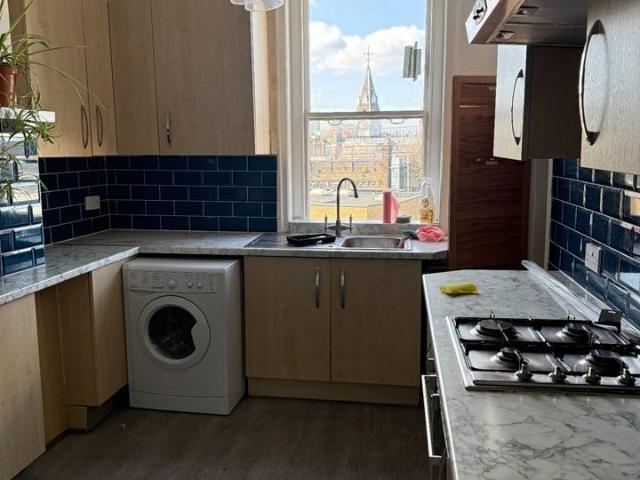 2 Bed Flat, Electric Mansions, SW9