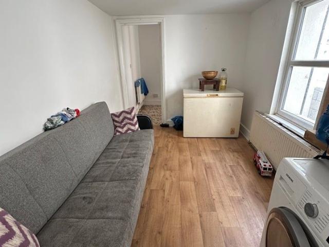 3 Bed Flat, Elizabeth Road, E6