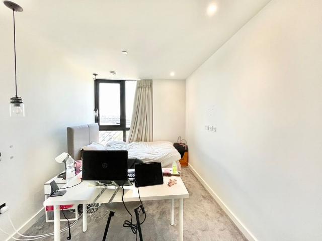 3 Bed Flat, Emery Way, E1W