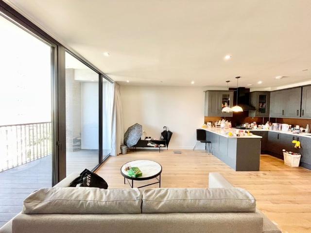 3 Bed Flat, Emery Way, E1W