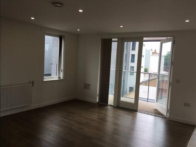 3 Bed Flat, Equinox Square, E14