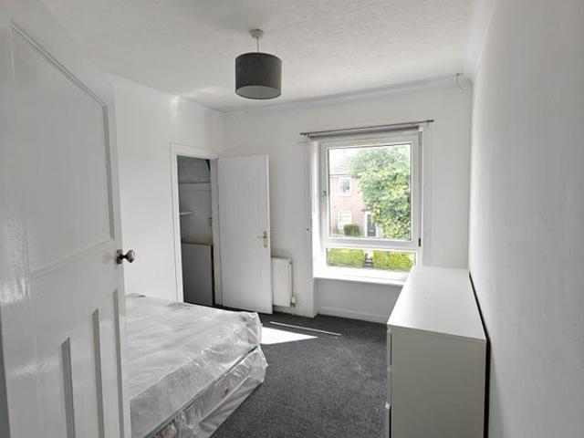 3 bed flat fully furnished in Rutherglen