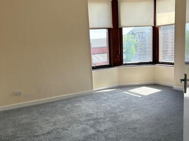 3 Bed Flat, Farmeloan Road, G73