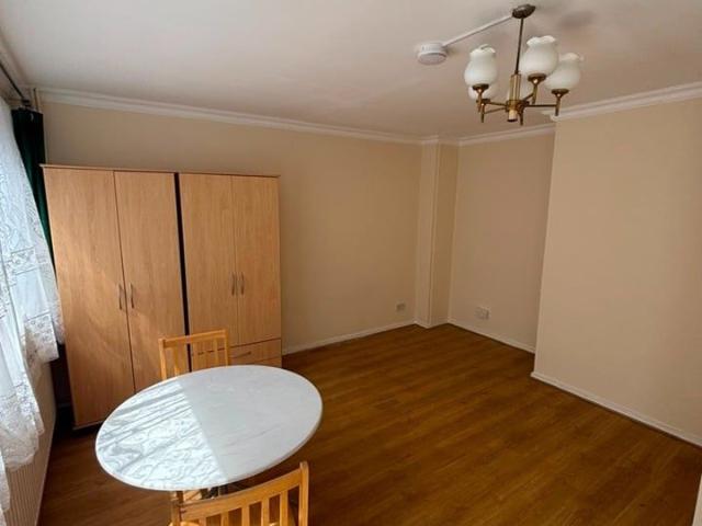 3 Bed Flat, Fawcett House, SW9