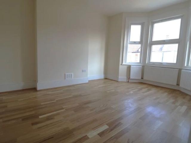 3 Bed Flat, Felday Road, SE13
