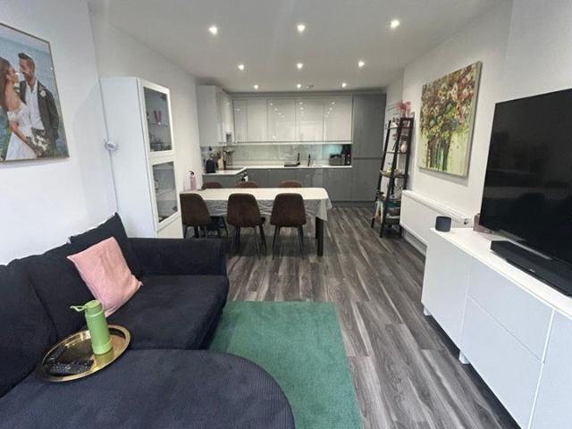 3 Bed Flat, Finchley Lane, NW4