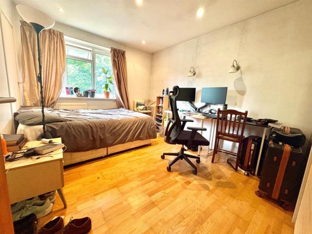 3 Bed Flat For Rent