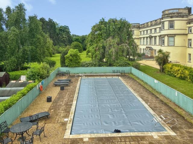 3 bed flat for sale