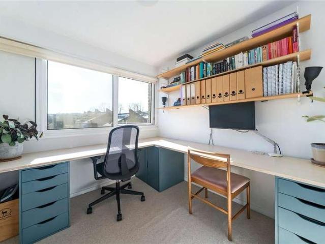 3 bed flat for sale
