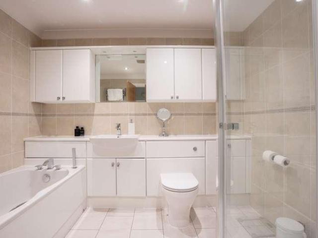 3 bed flat for sale