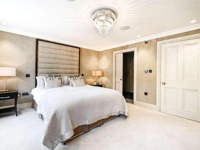 3 bed flat for sale
