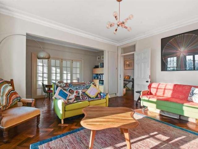 3 bed flat for sale