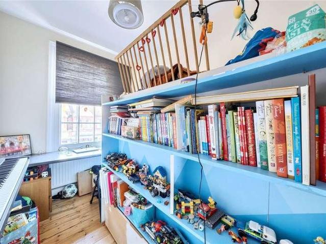 3 bed flat for sale