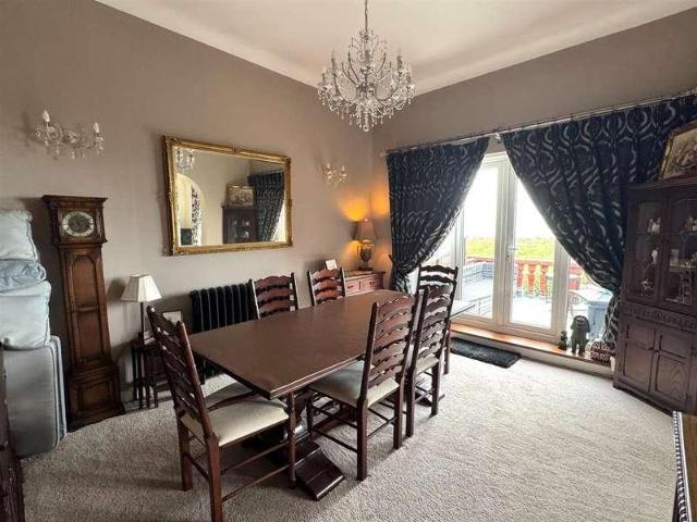 3 bed flat for sale