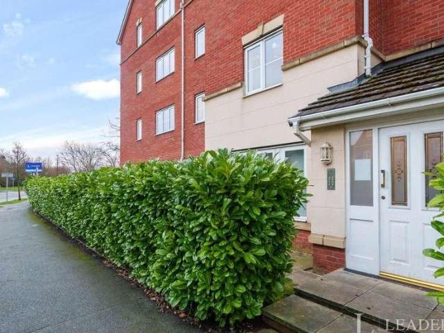 3 bed flat for sale