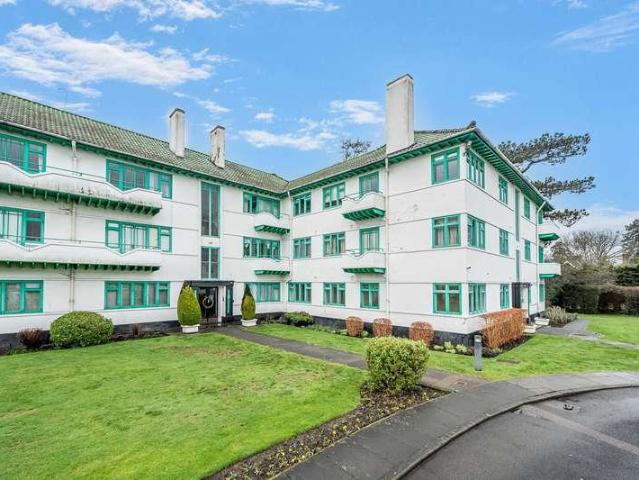 3 bed flat for sale