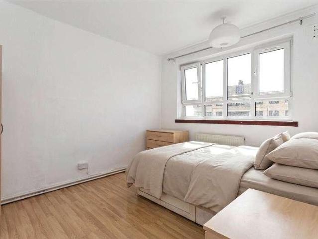 3 bed flat for sale
