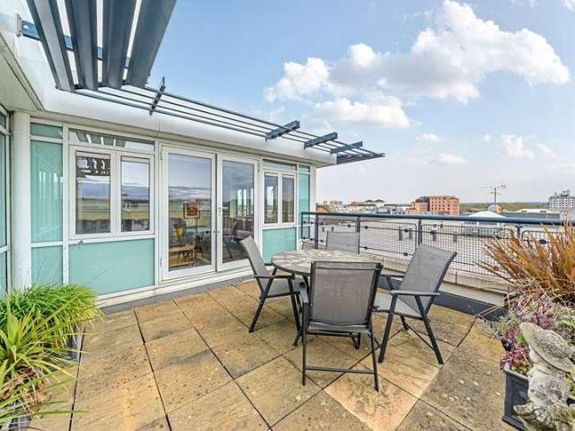 3 bed flat for sale
