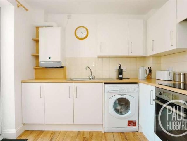 3 bed flat for sale