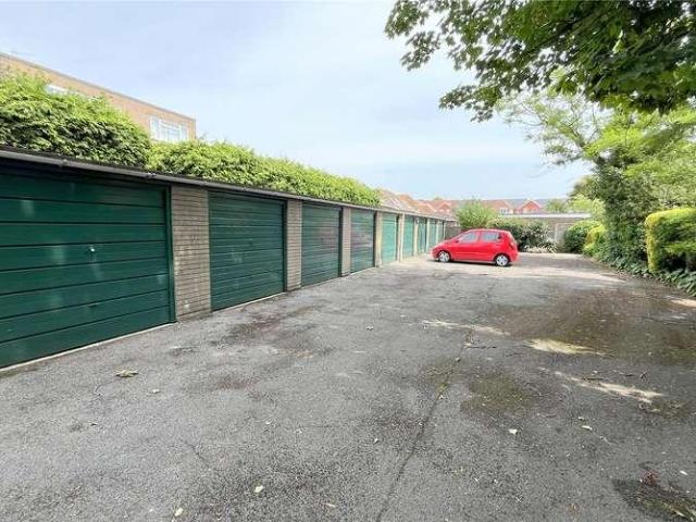 3 bed flat for sale