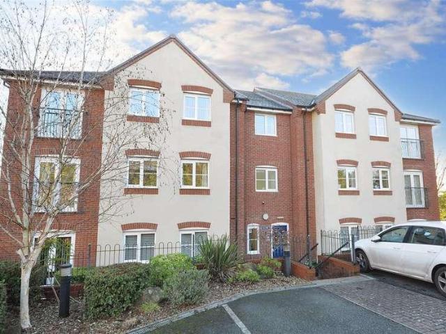 3 bed flat for sale