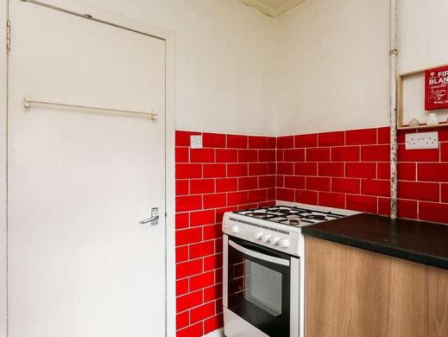 3 bed flat for sale
