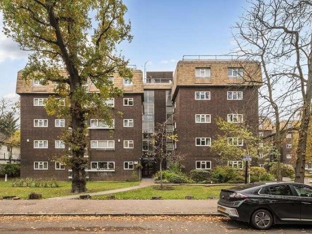 3 bed flat for sale