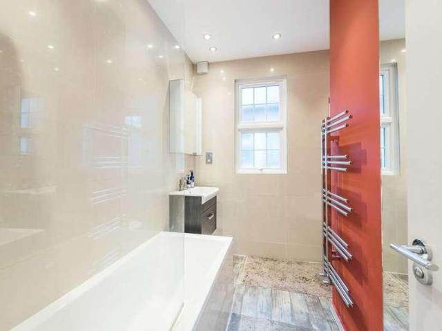 3 bed flat for sale