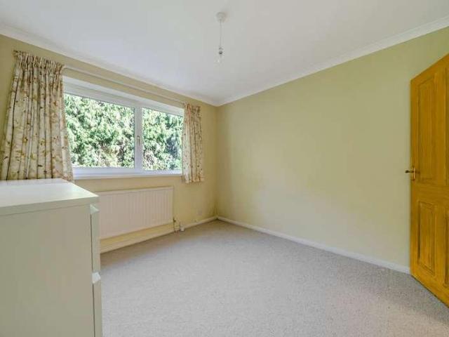 3 bed flat for sale