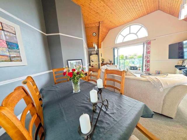 3 bed flat for sale