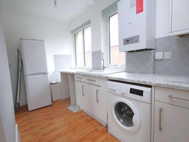 3 bed flat for sale