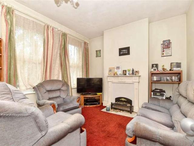 3 bed flat for sale
