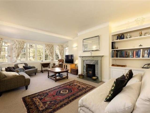 3 bed flat for sale