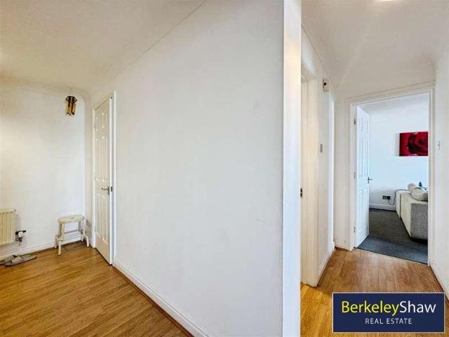 3 bed flat for sale