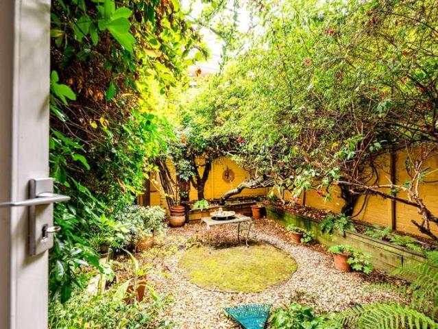 3 bed flat for sale