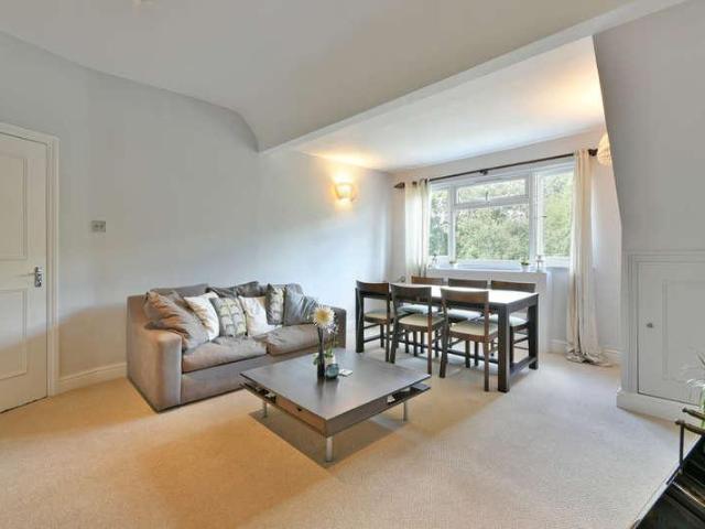 3 bed flat for sale