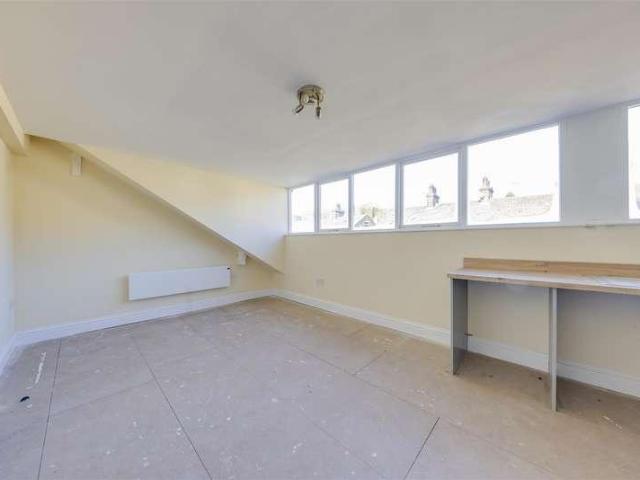 3 bed flat for sale