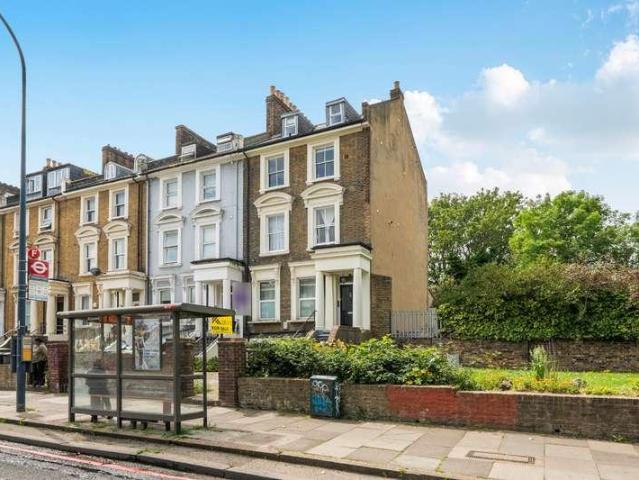 3 bed flat for sale