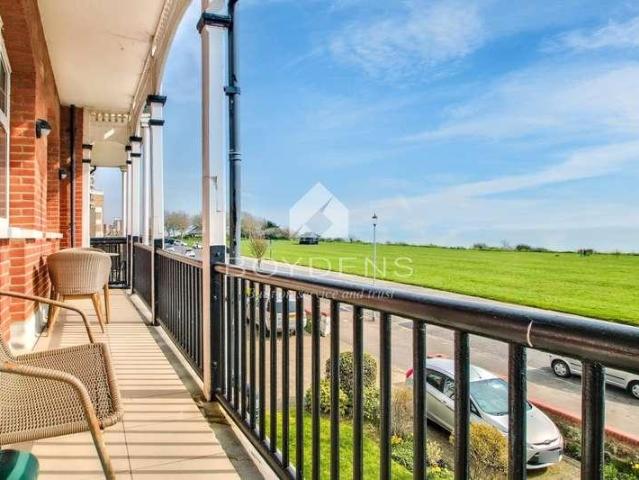 3 bed flat for sale